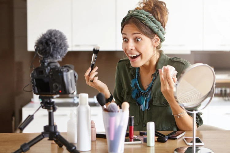17 Highly Compelling Makeup Artists + Influencers | AFLUENCER 17 Highly Compelling Makeup Artists + Influencers | AFLUENCER