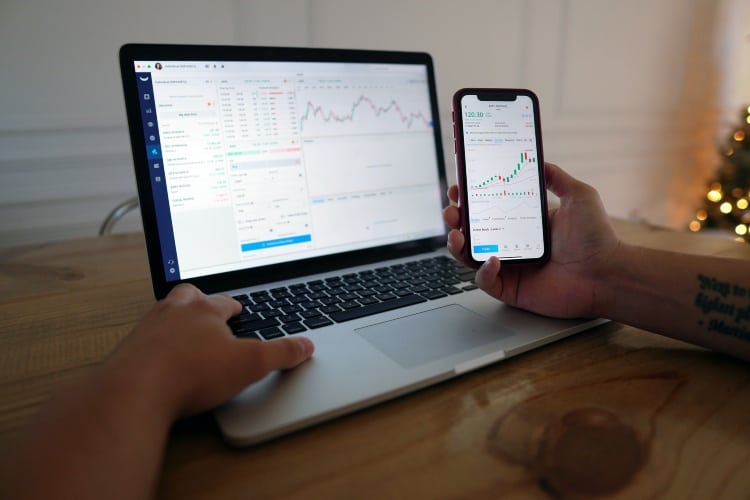 25 Stock Market Influencers | Offering The Best Tips For Investing